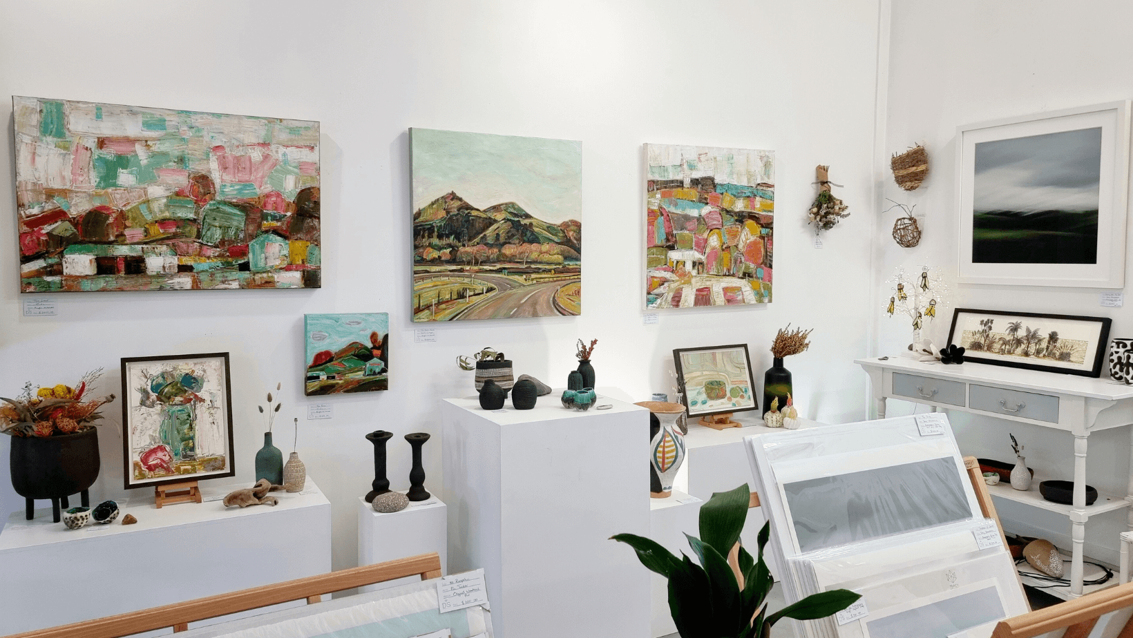 Deciduus Gallery | Taupō Art Gallery & Jewelry | Taupo Official Website