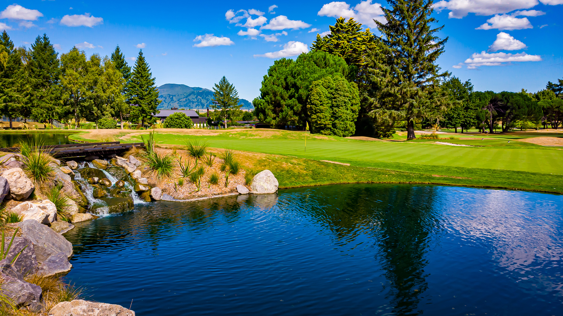 Taupō Golf Clubs | Taupō Golf Course | Taupo Official Website